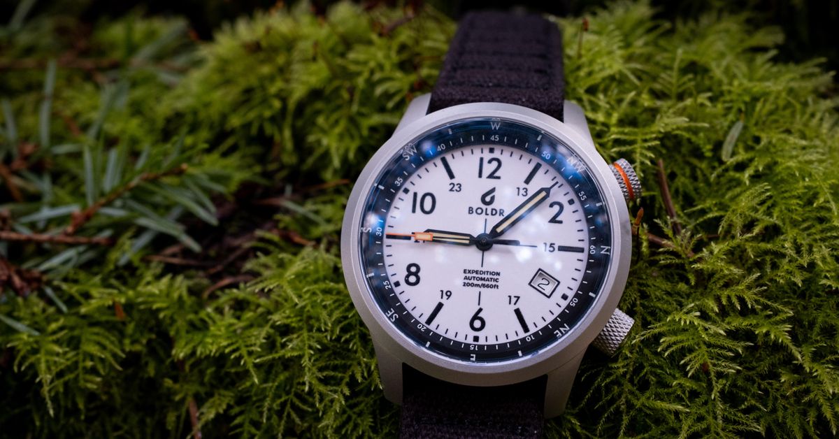 Compass Bezels - The Mostly Useless, Yet Fun Design Feature | WatchCrunch