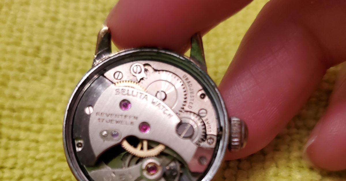 ACCRO Watch....17 jewels kzx swiss unadjusted | WatchCrunch
