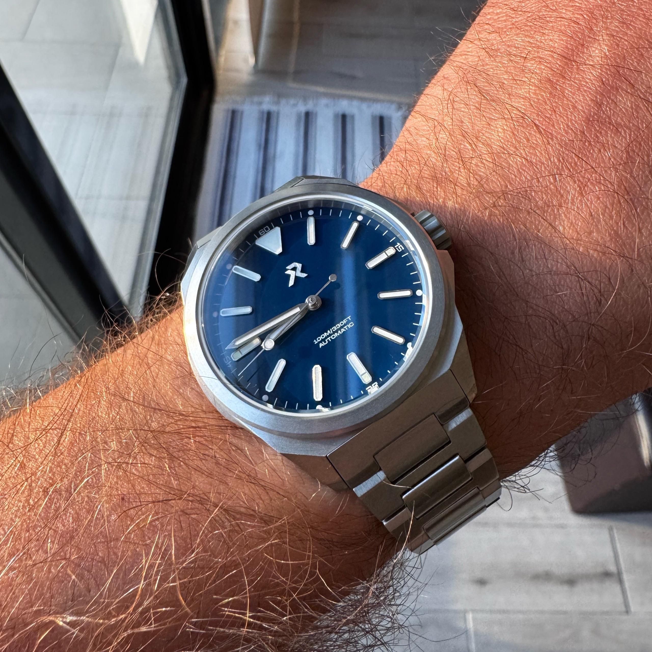 RZE Resolute Stratos | WatchCrunch