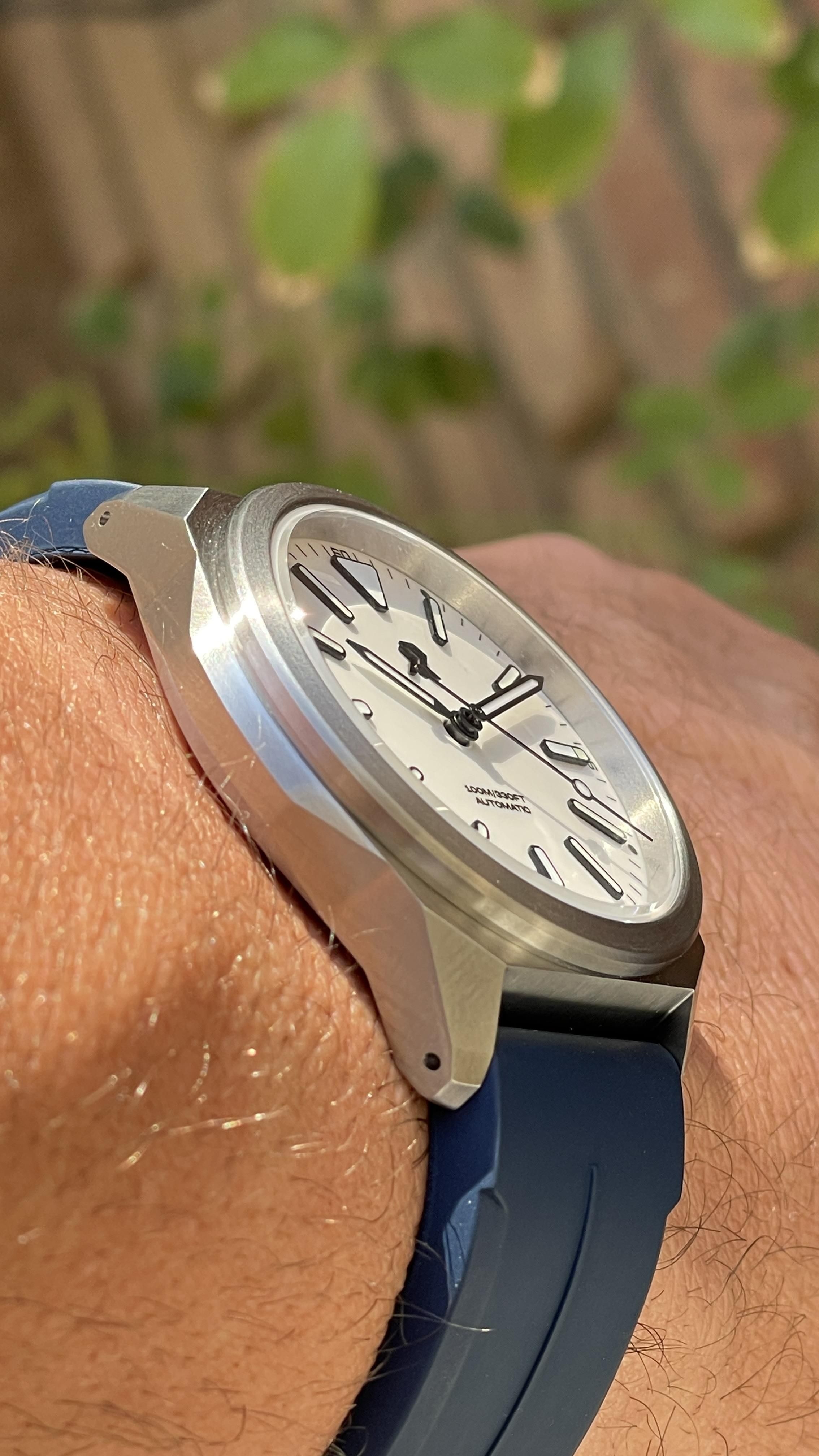 Review of the RZE Resolute Pro (Titanium, White Enamel 40mm) | WatchCrunch
