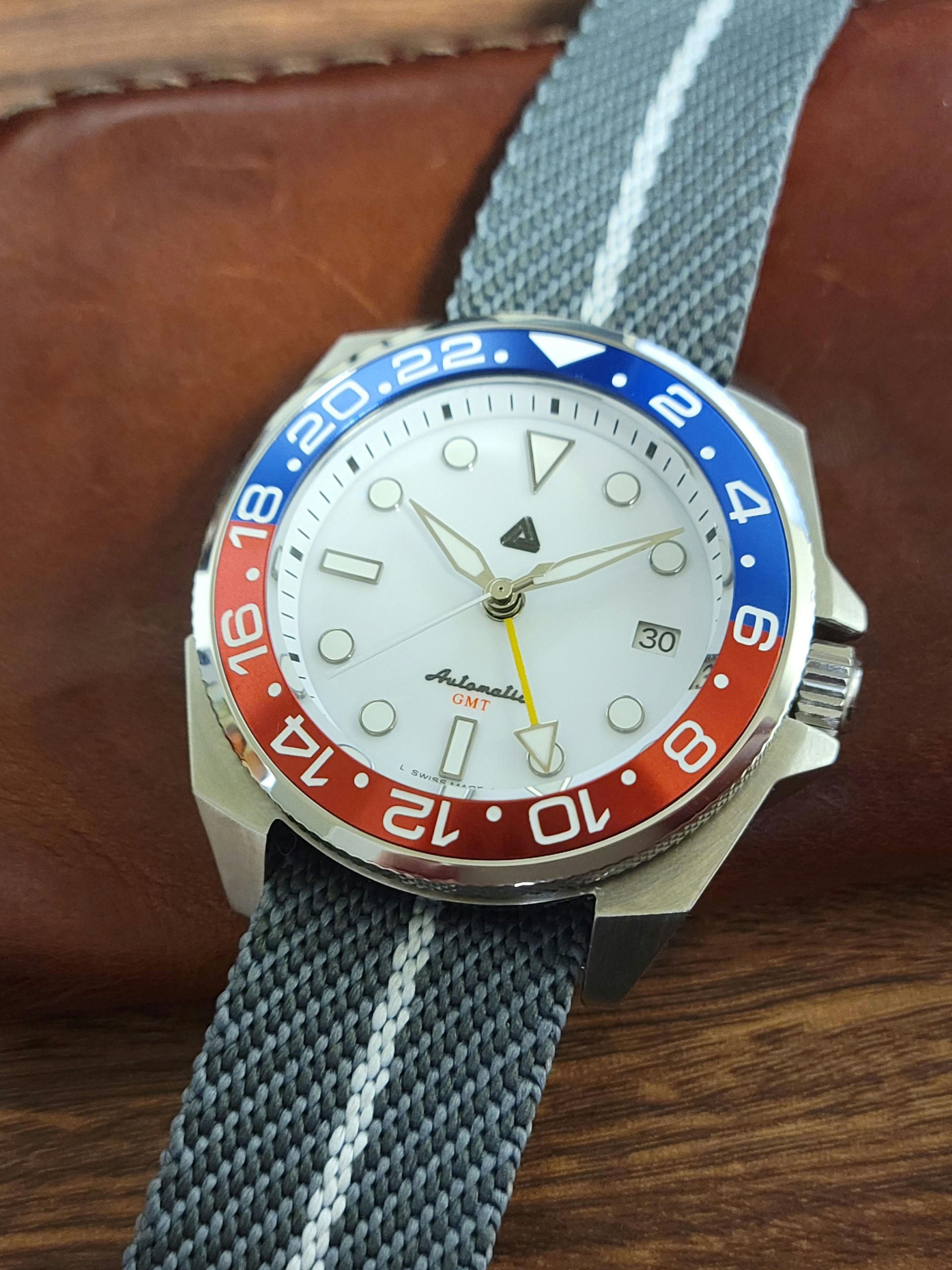 If I designed the Seiko Gundam - Seiko Samurai GMT Mod | WatchCrunch