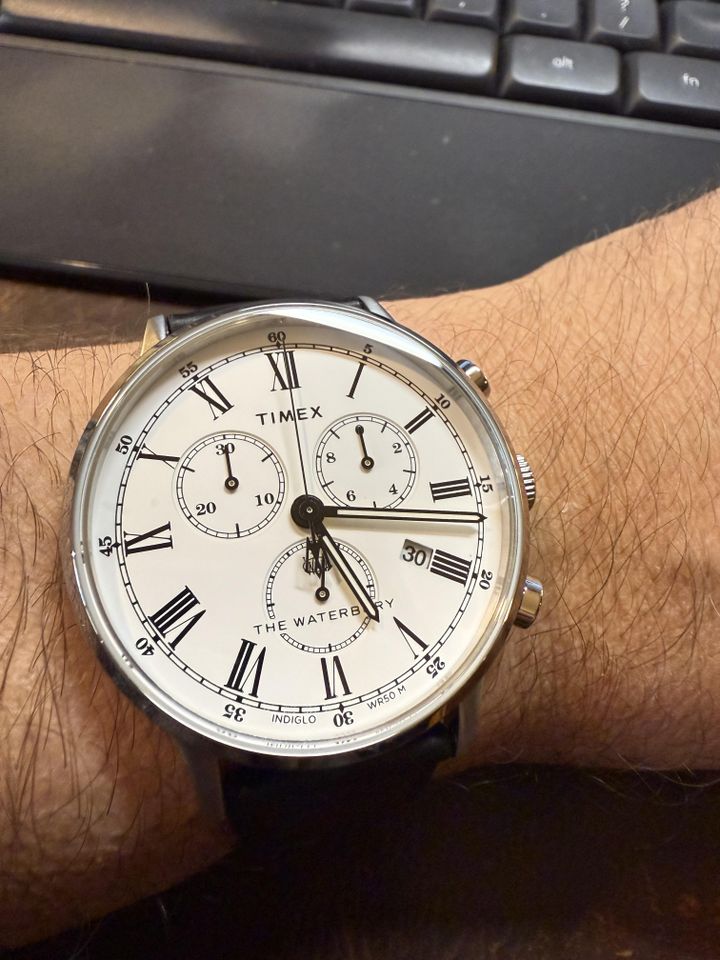 Review: Timex Waterbury Chronograph – A Quiet Favorite | WatchCrunch