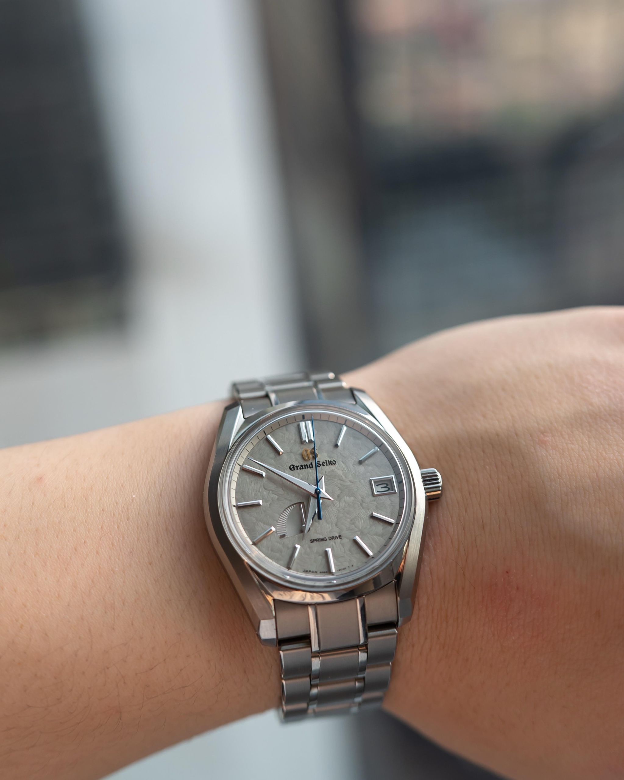 Grand Seiko SBGA415 Winter | WatchCrunch