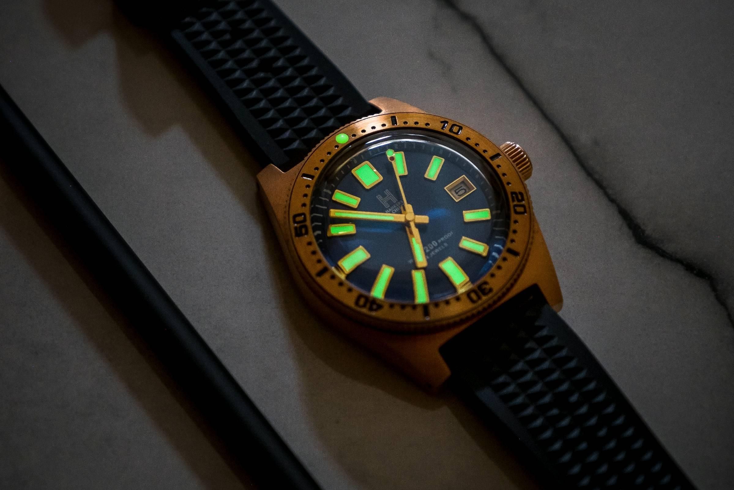 The Blue Dial Version of my own Seiko Homage. The lume is fantastic 😍 ...