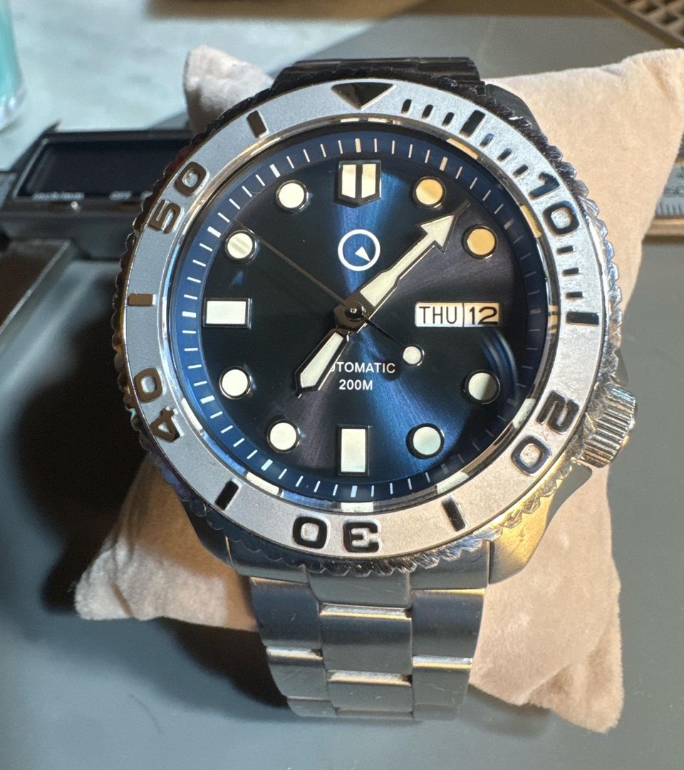 Islander dive | WatchCrunch