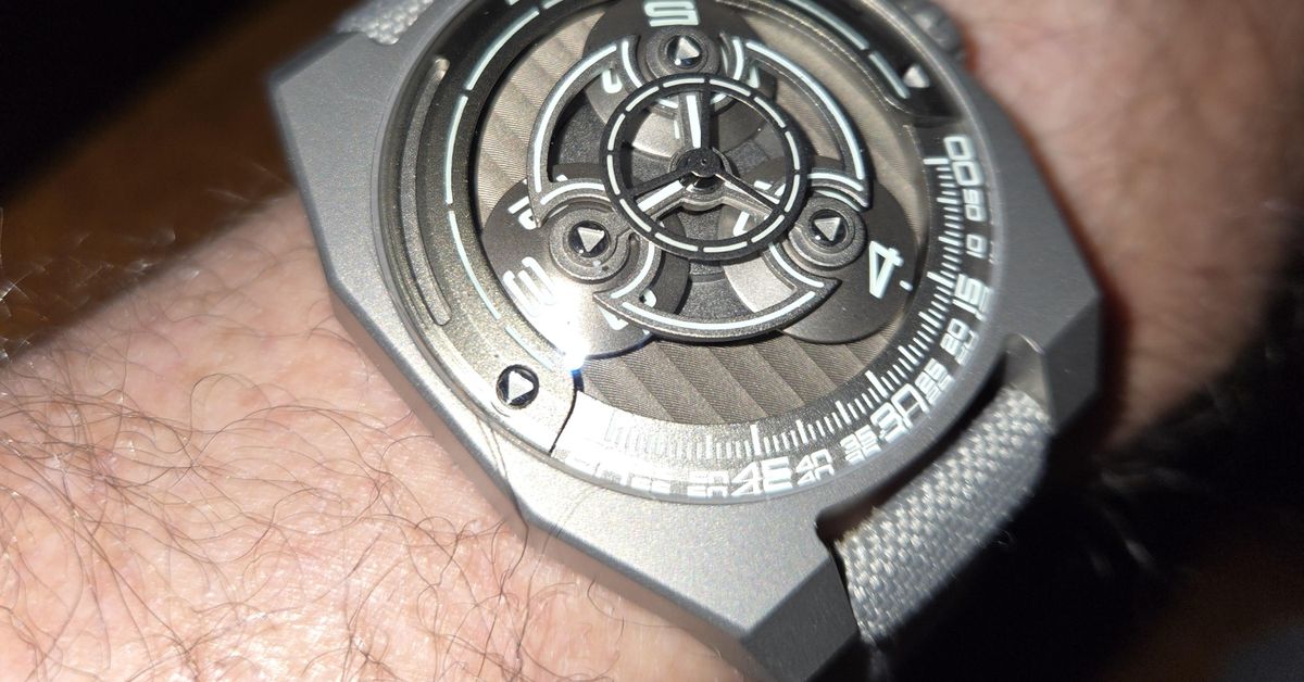 Angles KOI-5 Wandering Hours | WatchCrunch