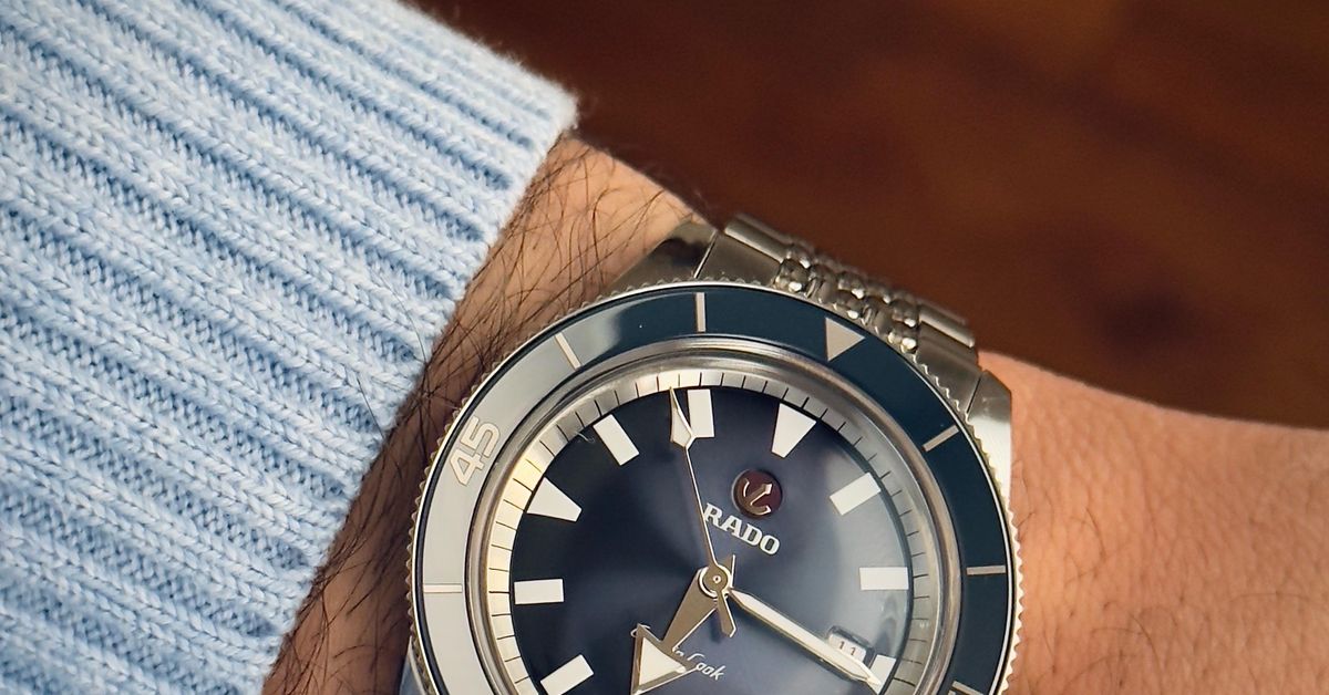 Rado Captain Cook | WatchCrunch