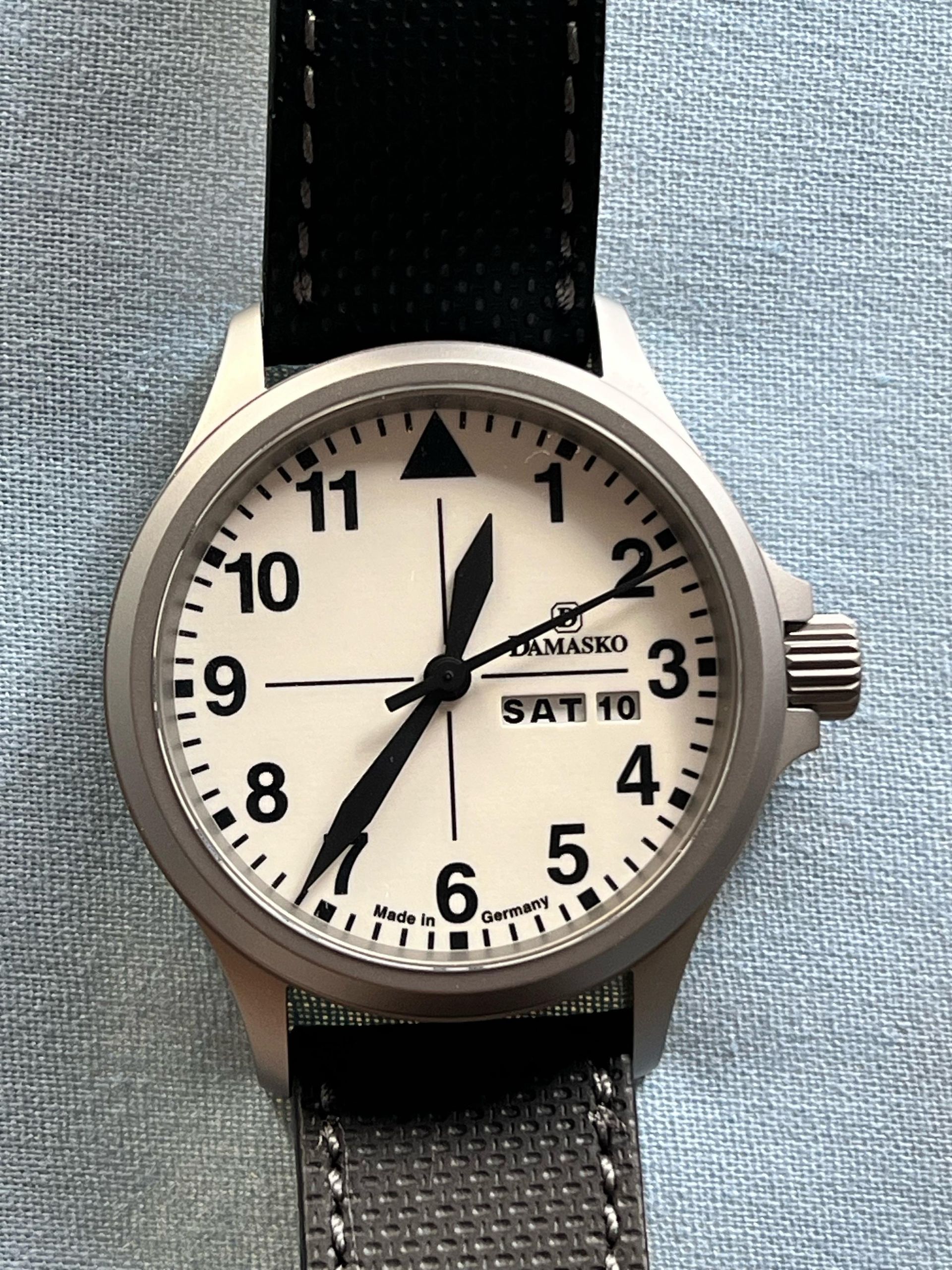 Damasko dk37 v/s Sinn 104 | WatchCrunch