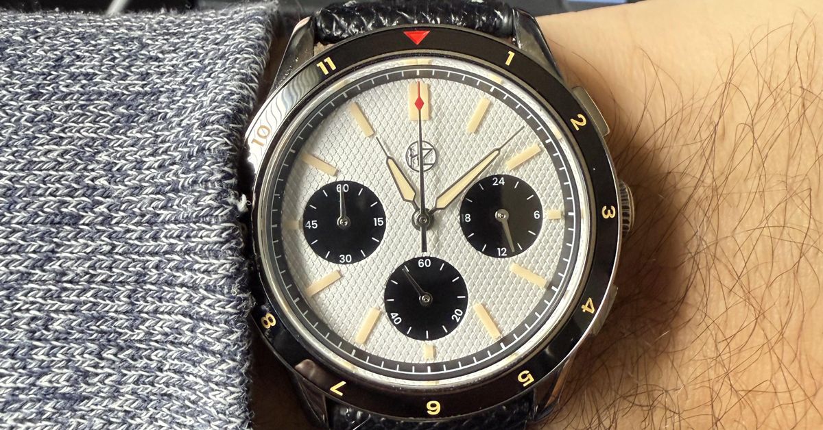 HZ02 Panda Chronograph | WatchCrunch