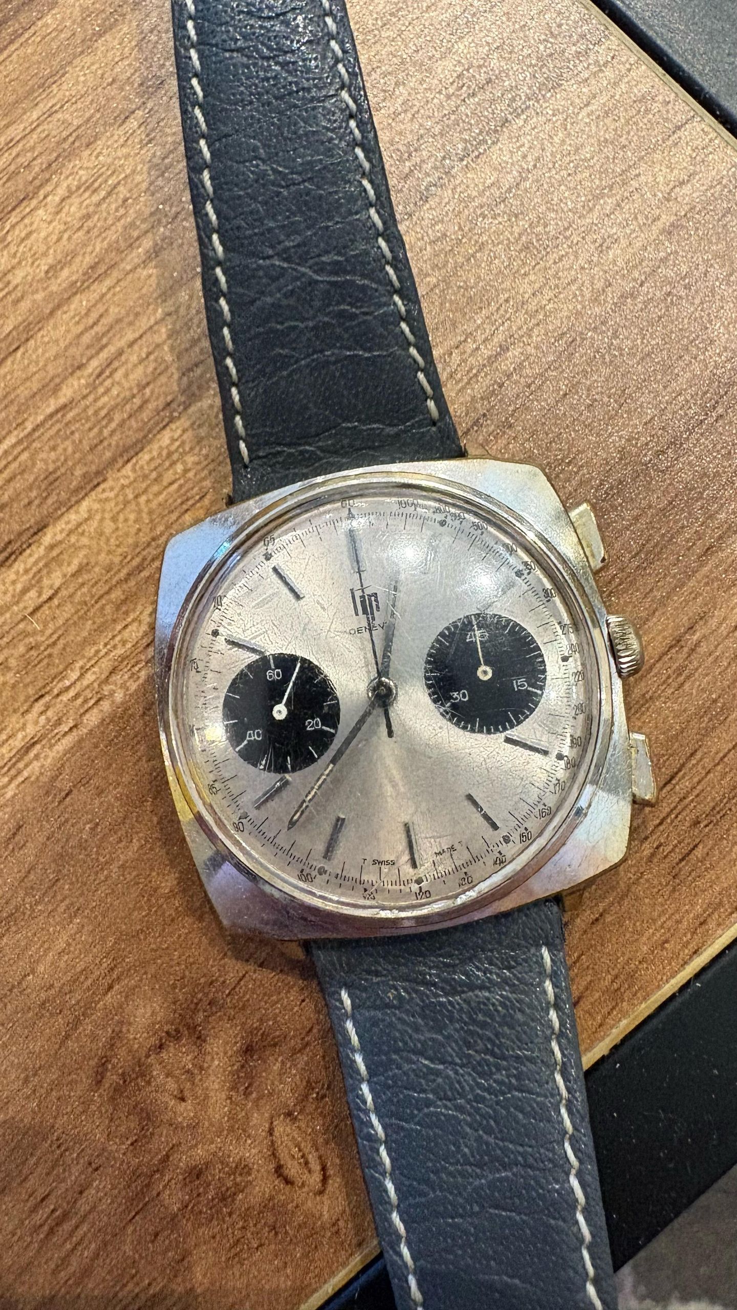 Vintage Lip Genève Chronograph – Valjoux 7730 Movement | WatchCrunch