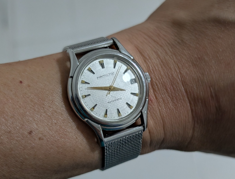 Mesh or coffin link bracelet | WatchCrunch