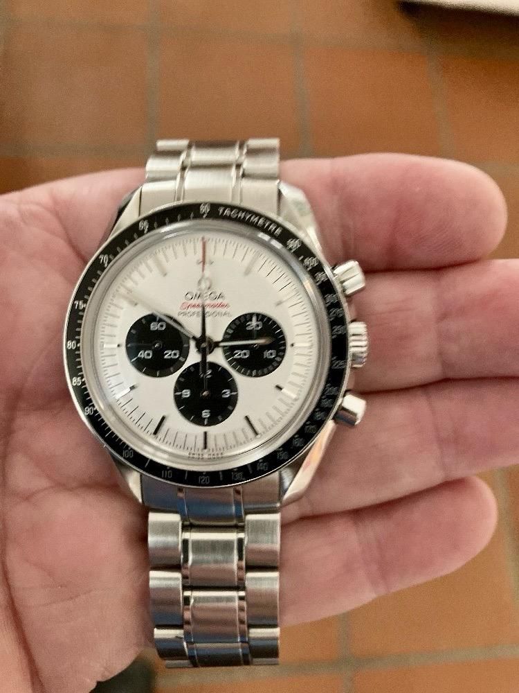 Pre-Owned Omega Speedmaster Professional Moonwatch For Sale