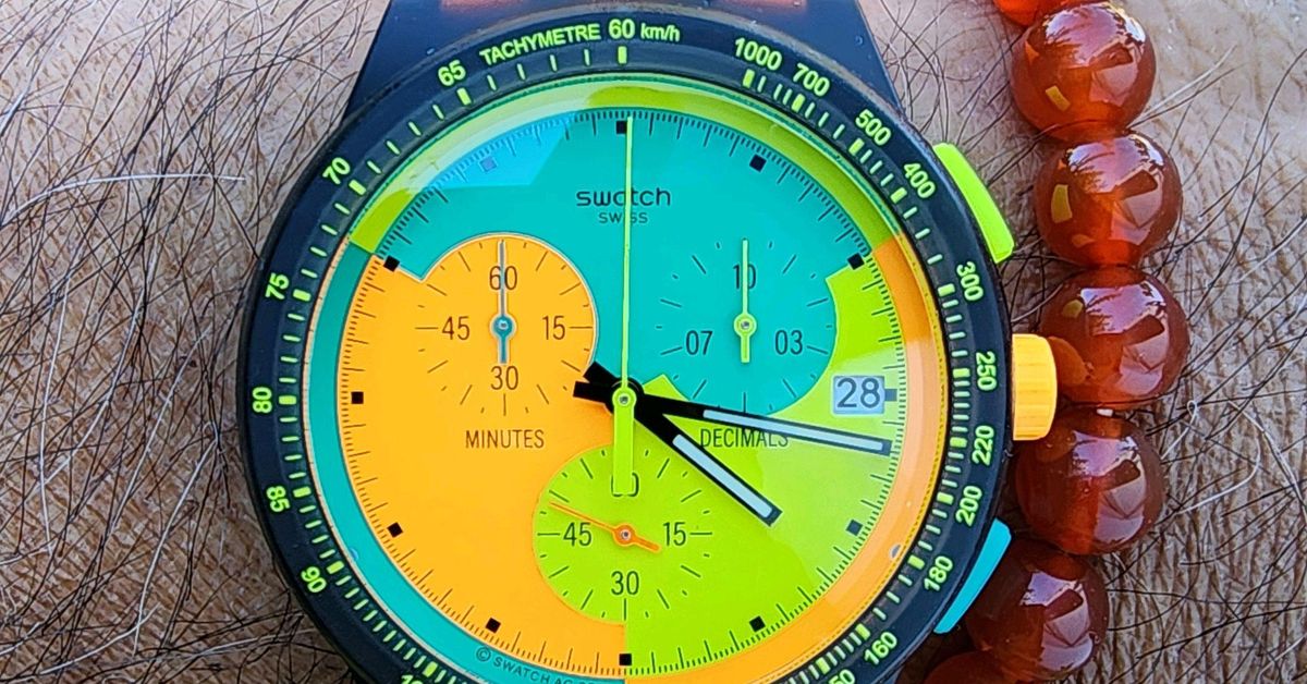 SINFUL SEMAPHORE or a NEON AFFAIR | WatchCrunch