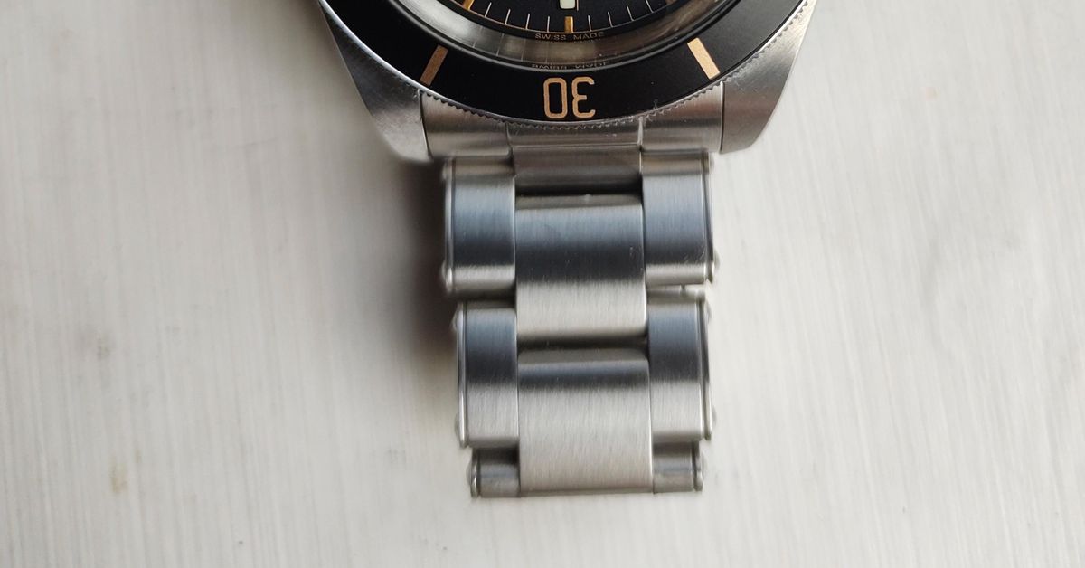 Tudor BB58 bezel insert misalignment - sharing experience | WatchCrunch