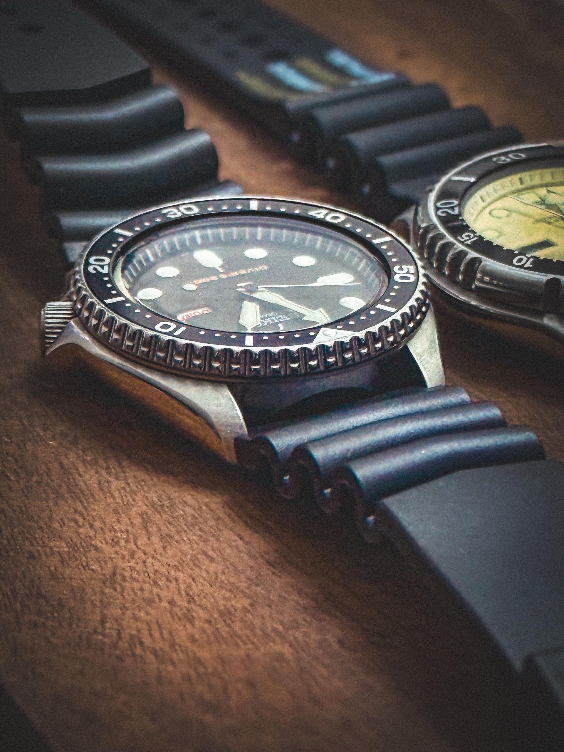 The neovintage, iconic, affordable Japanese dive watch rivalry of the ...