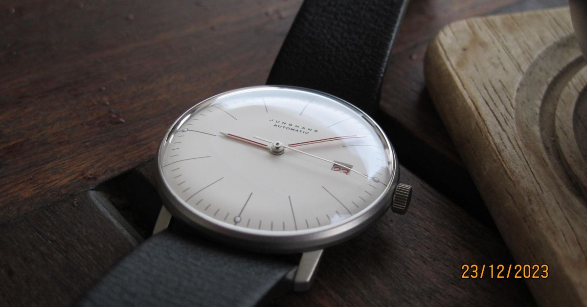A monochrome weekend | WatchCrunch