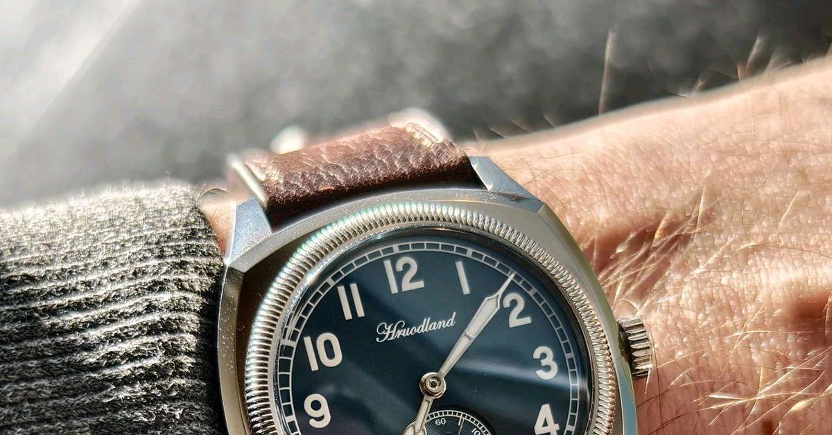 Hruodland F018 - Longines Heritage 1935 homage... | WatchCrunch