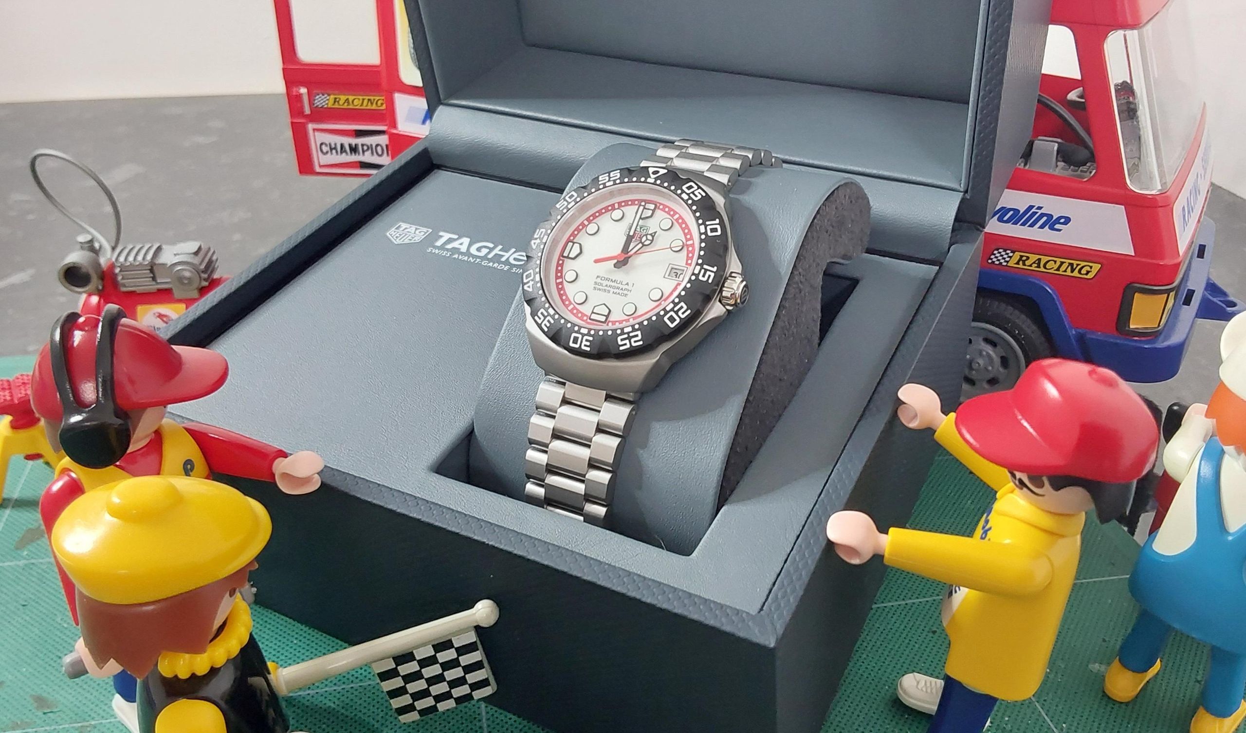 Review TAG Heuer Solargraph Formula 1 | WatchCrunch