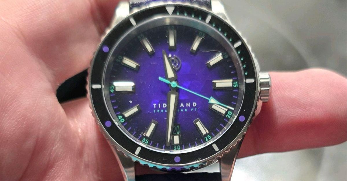 Custom strap for the HA Tidevand | WatchCrunch