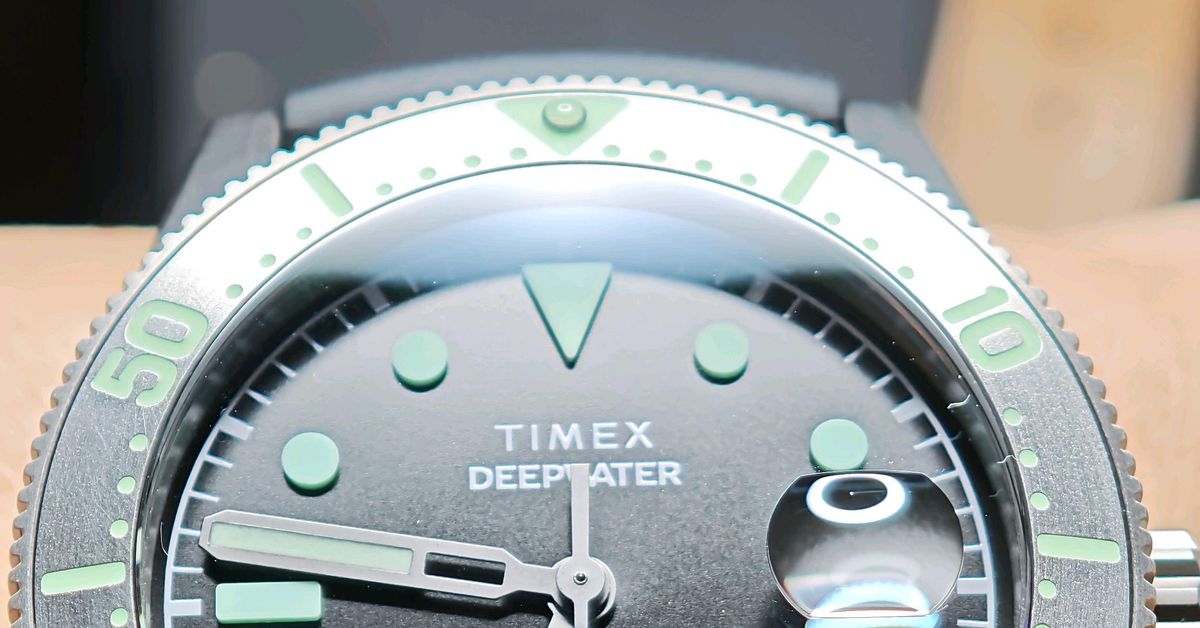Timex Deepwater Reef 200m Titanium Automatic | WatchCrunch
