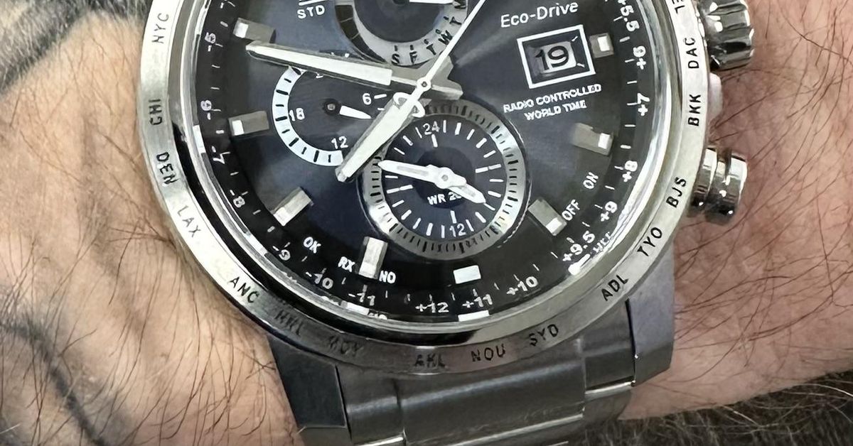 Citizen World Time AT | WatchCrunch