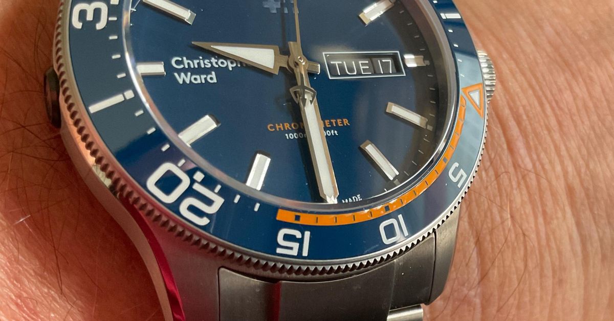 Scratches on Stainless vs Titanium | WatchCrunch