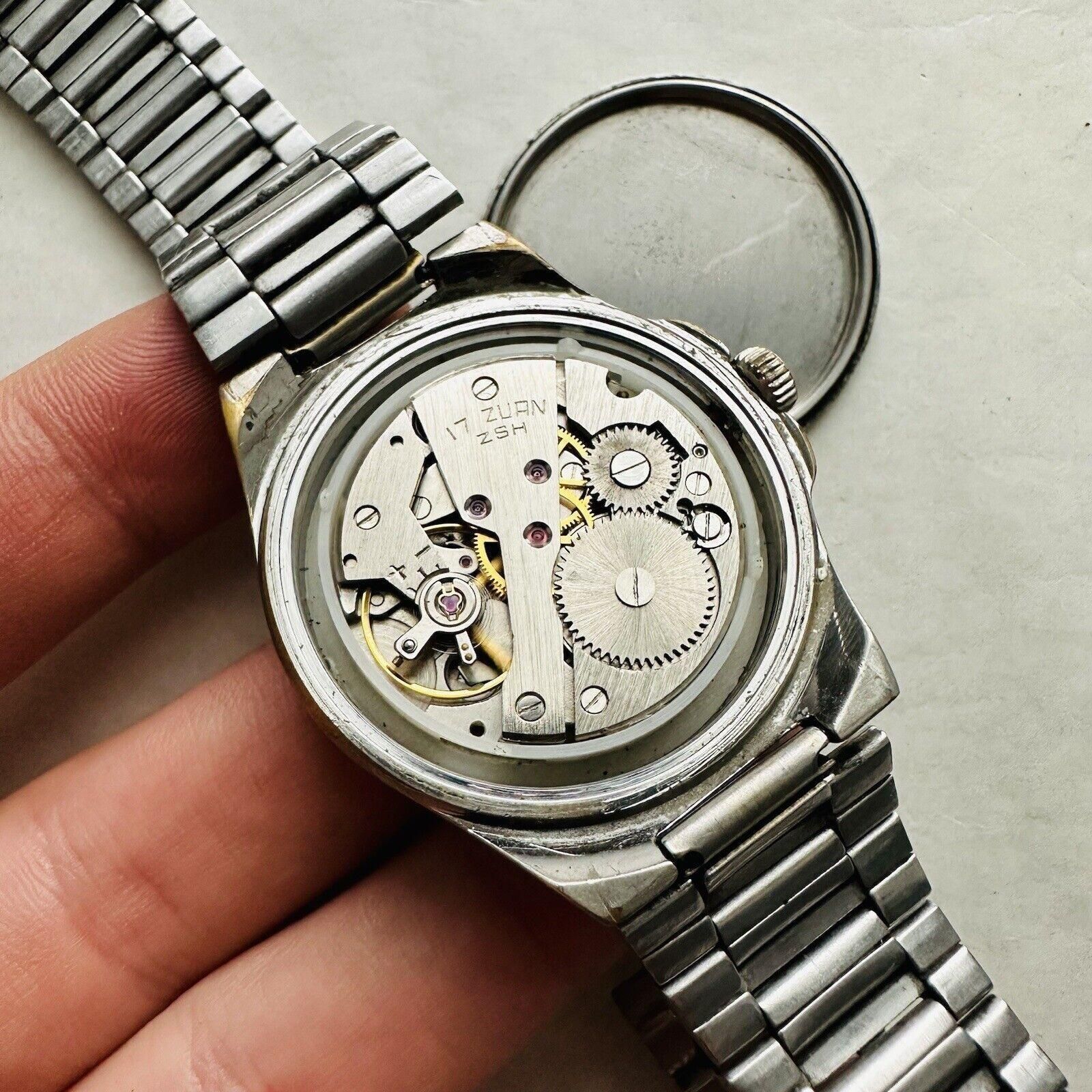 Is this an example of the "Chinese standard movement"? | WatchCrunch
