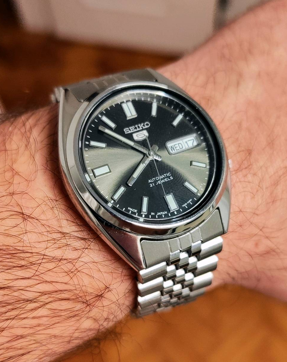 Seiko SNXS79 | WatchCrunch