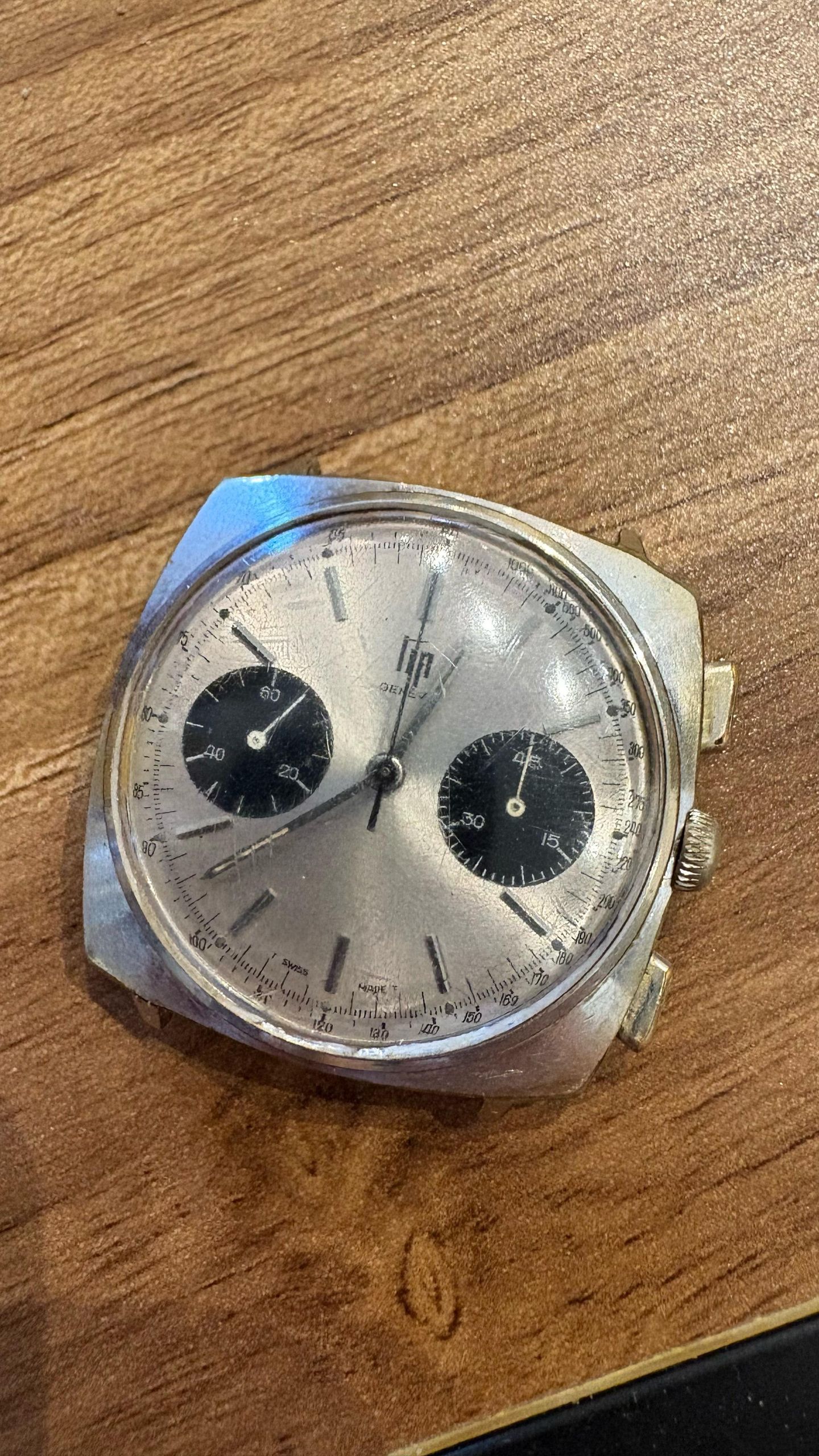 Vintage Lip Genève Chronograph – Valjoux 7730 Movement | WatchCrunch