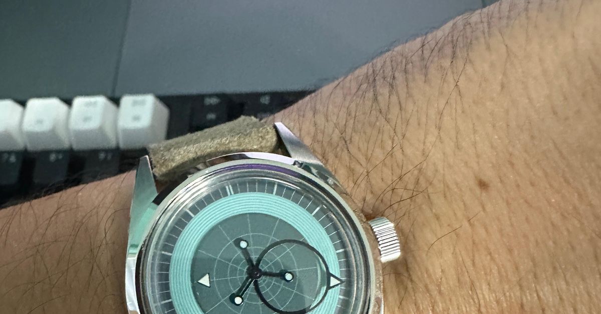 Lorier Star Gazee Windup Limted | WatchCrunch