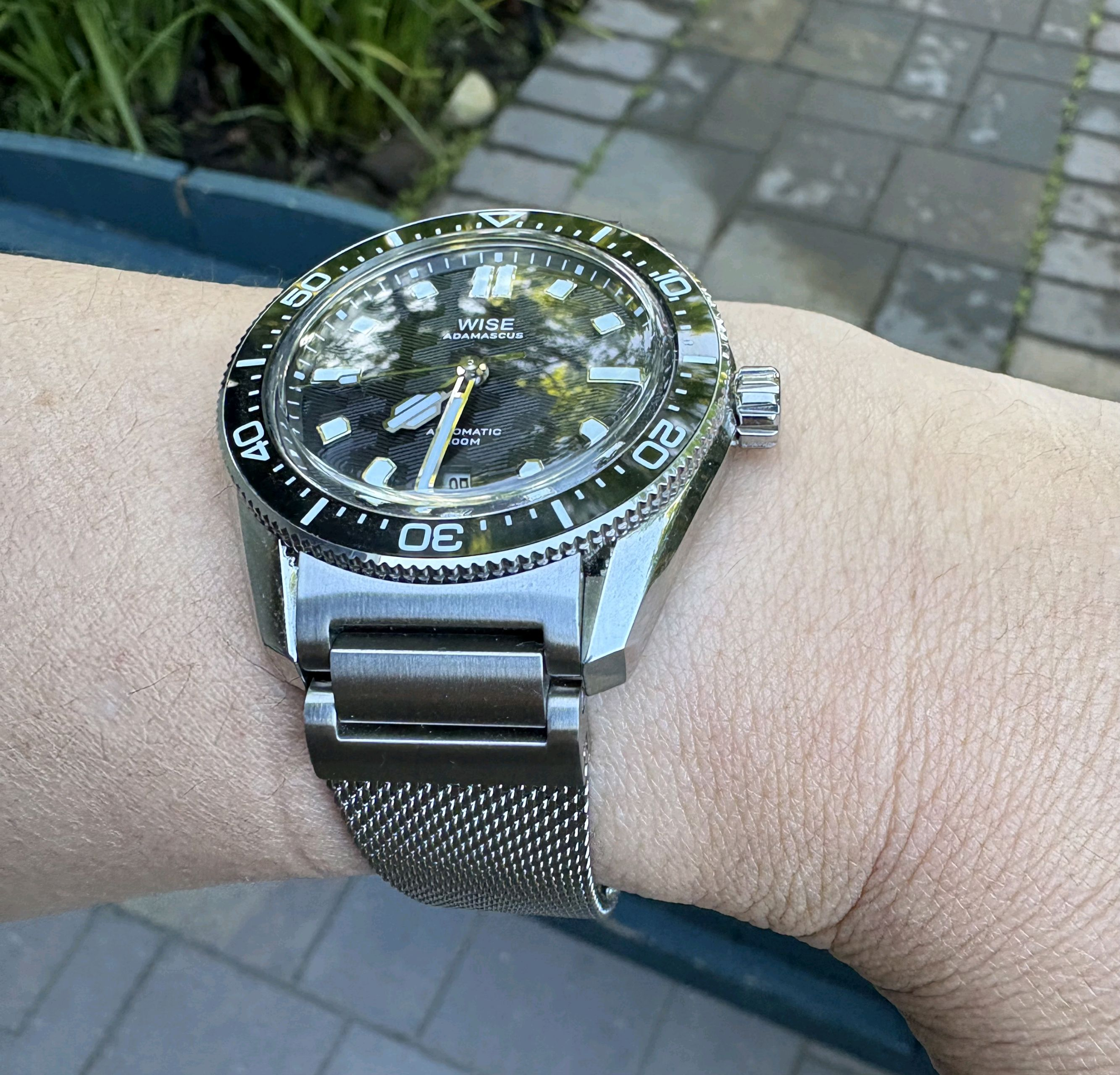 Breaking out the AD8 today | WatchCrunch