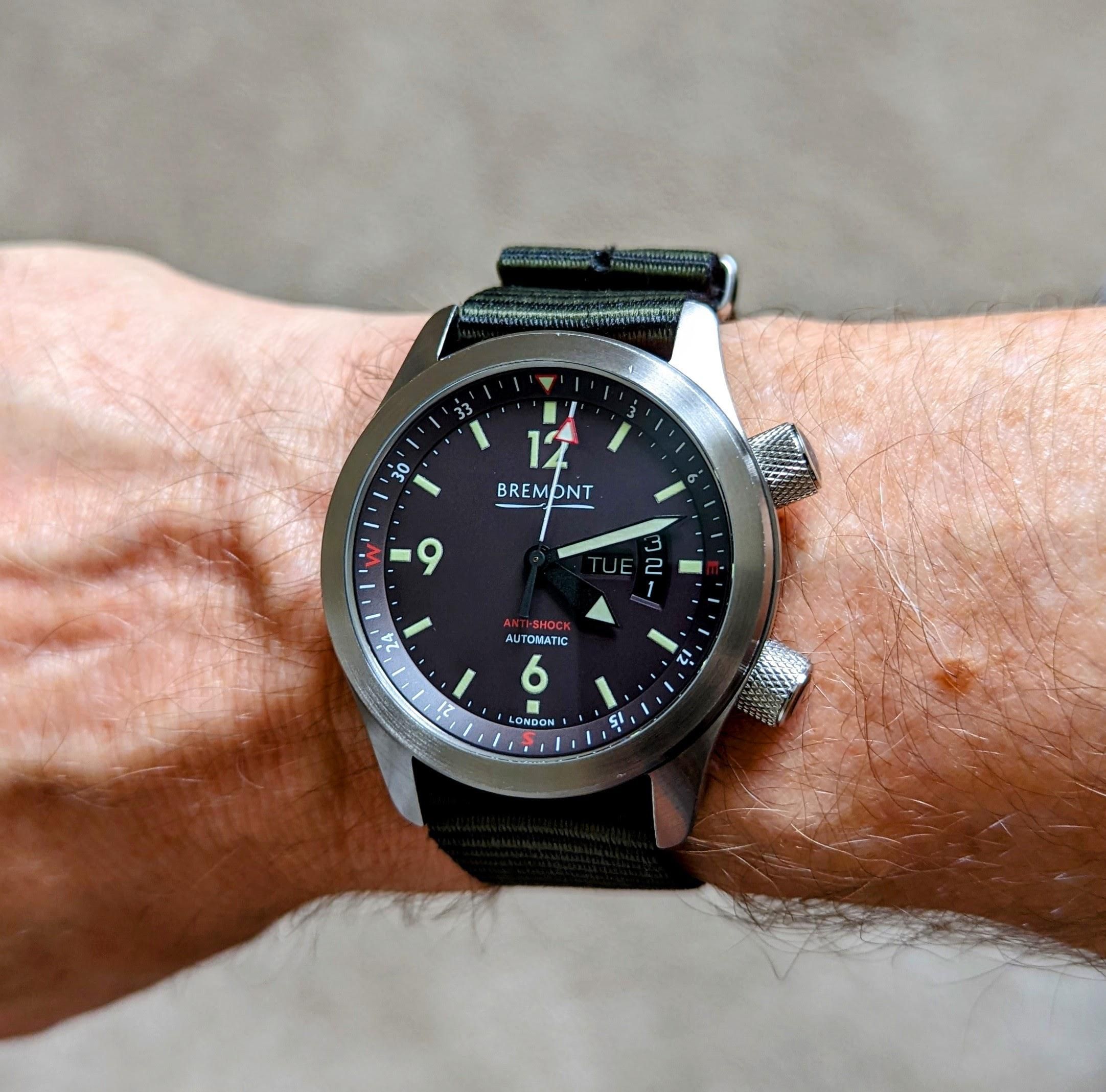 Enicar Sherpa Super Jet: What's your favorite two-crown design ...