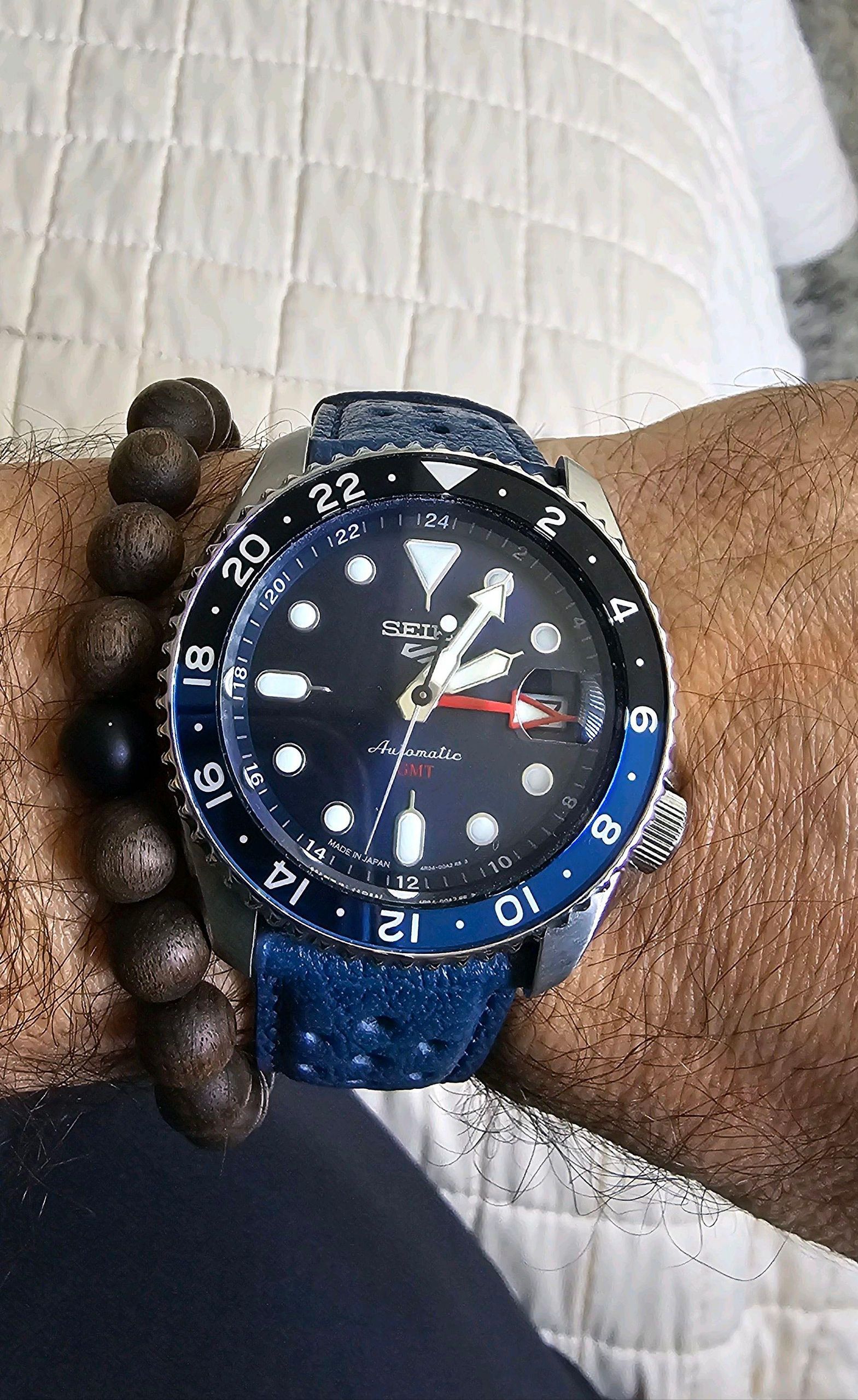 Seiko 5 GMT | WatchCrunch