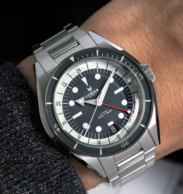 Lorier released a new Hydra — Traveler GMT + Dive Bezel | WatchCrunch