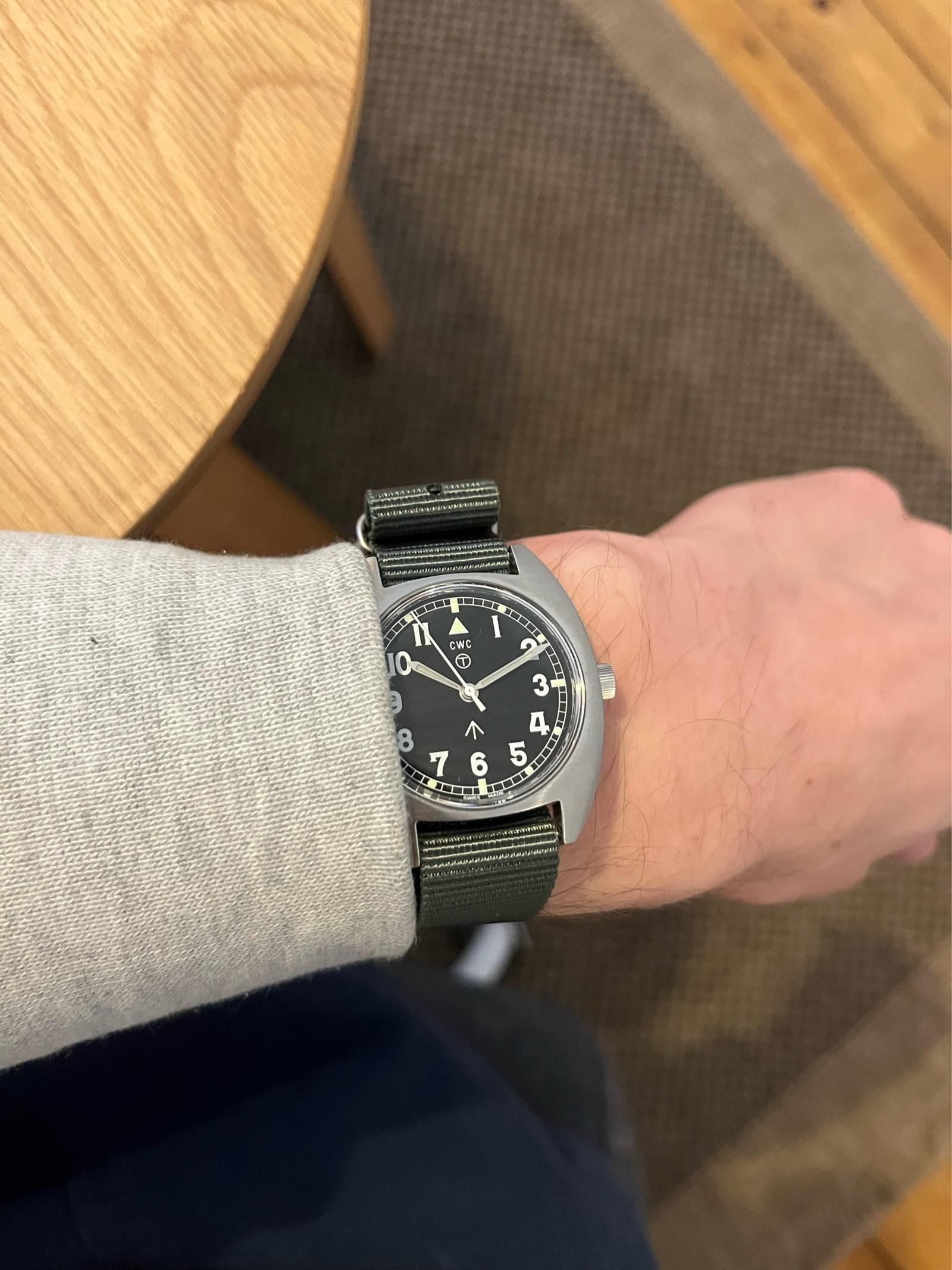 Watch with fixed strap bars (help make a list) | WatchCrunch