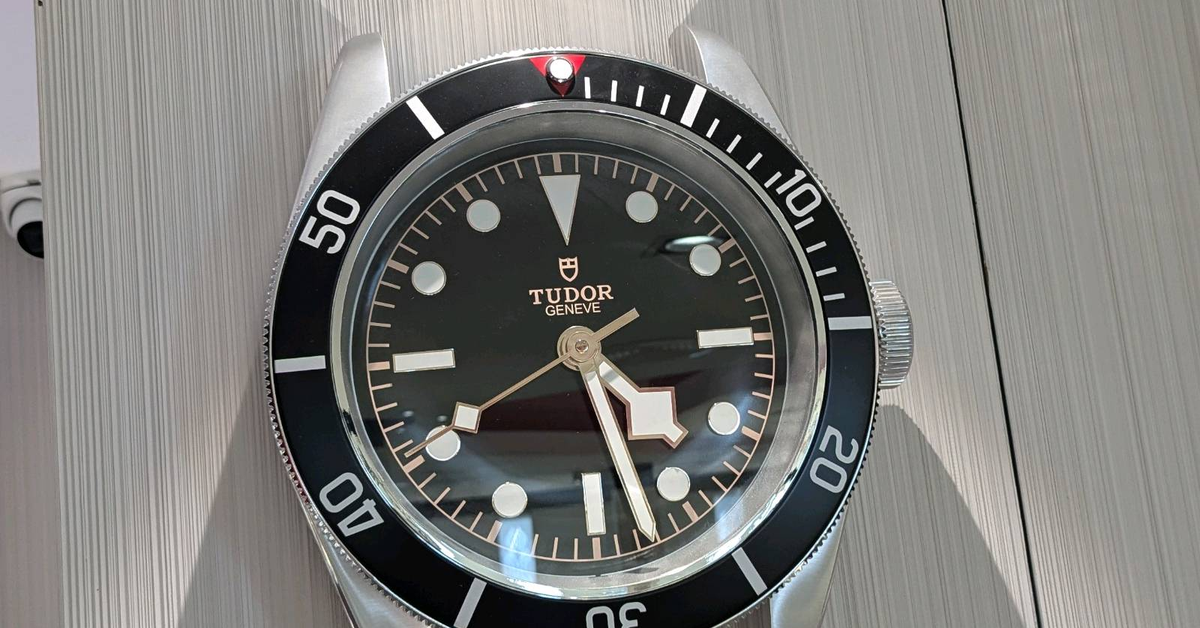 Black Bay 58 clock | WatchCrunch