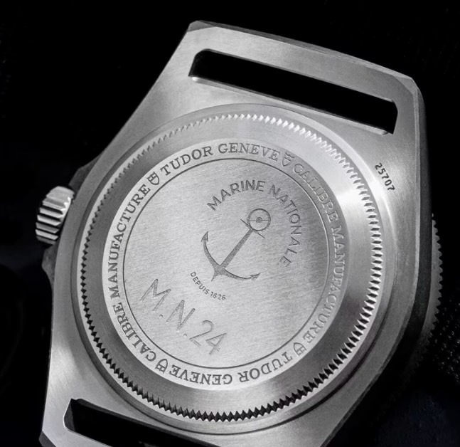 Fixed lug watches | WatchCrunch