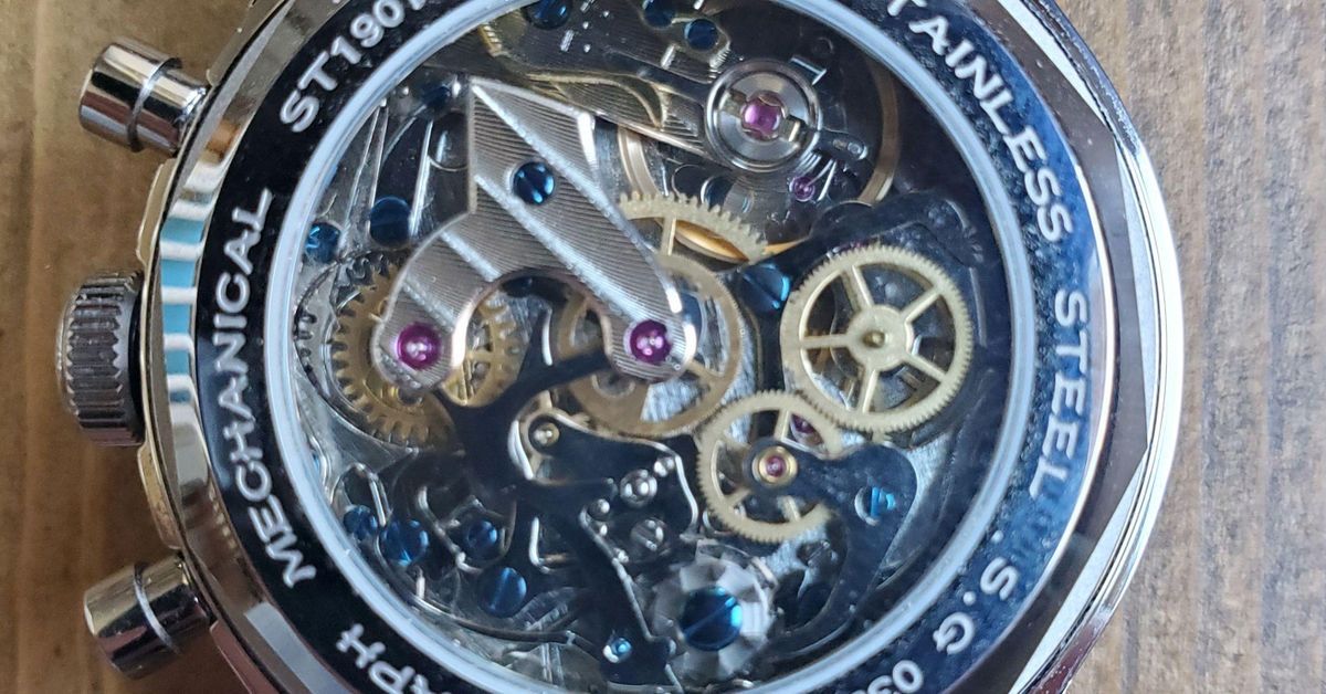 Exhibition caseback? Yes or no, or... | WatchCrunch