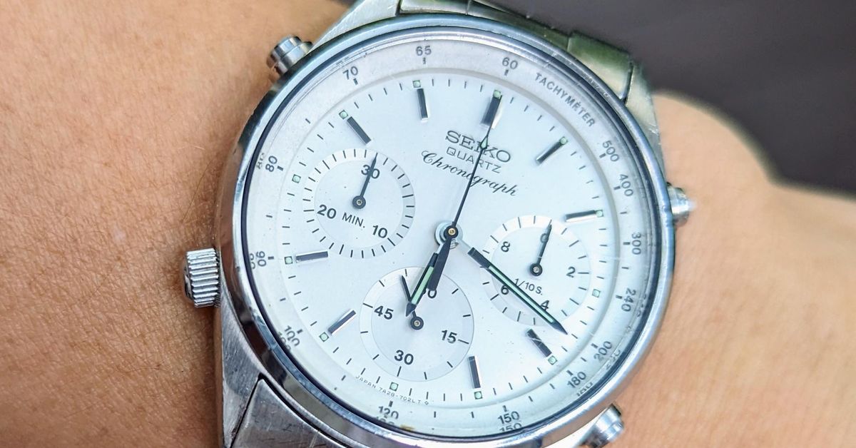 Seiko Quartz Chronograph 7A28-7020 "A View to a Kill" | WatchCrunch