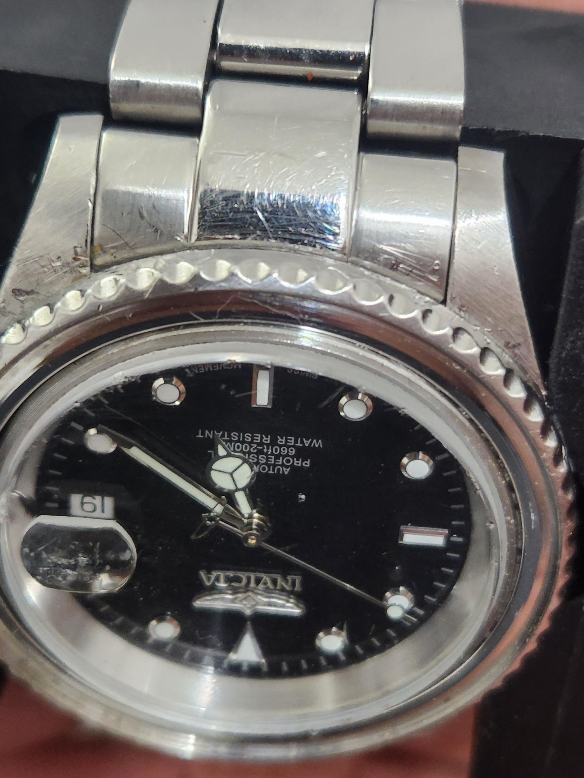 Help removing bezel from Invicta 9937 | WatchCrunch