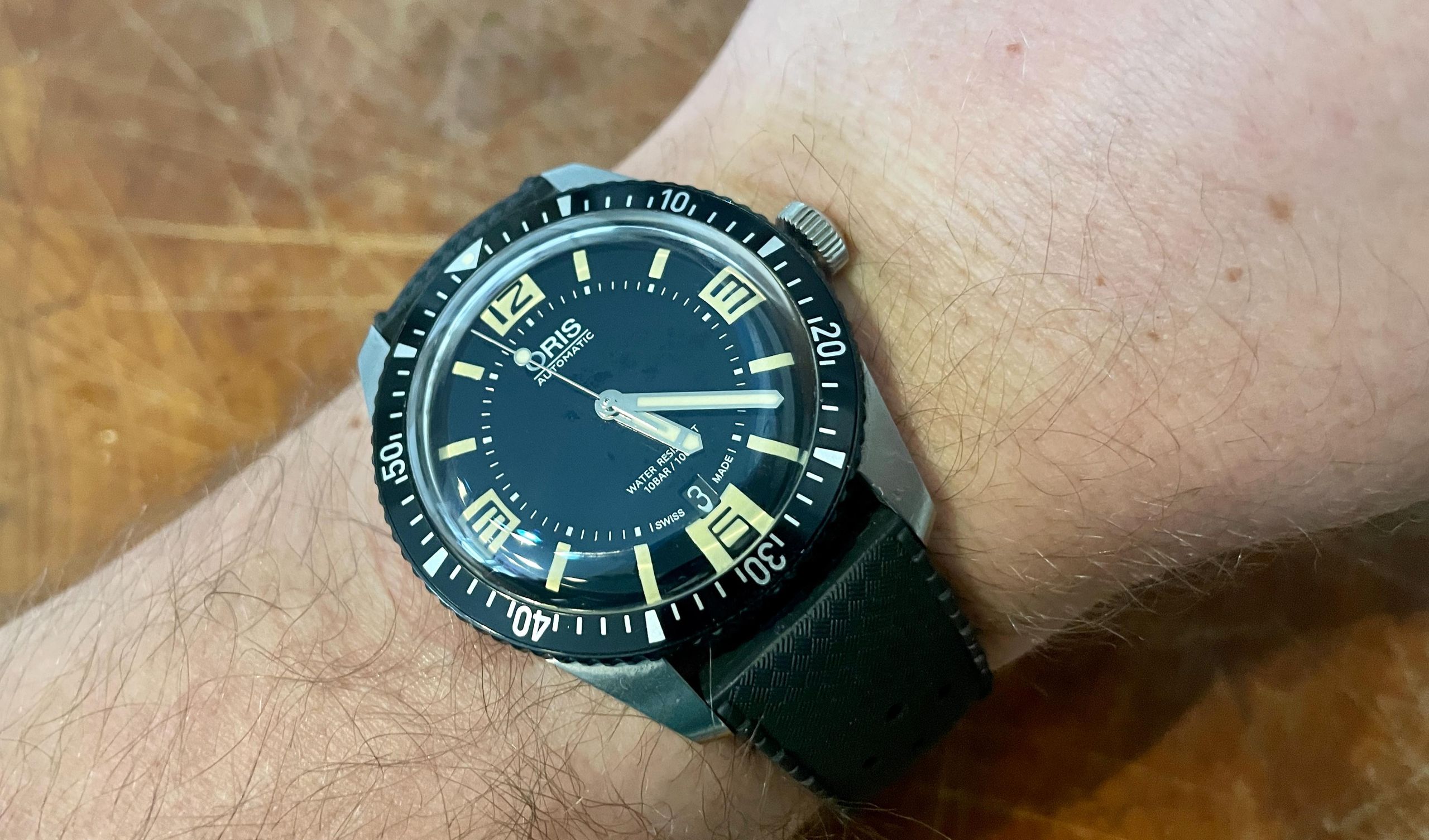 Review: Oris Diver 65 with Arabic numerals | WatchCrunch