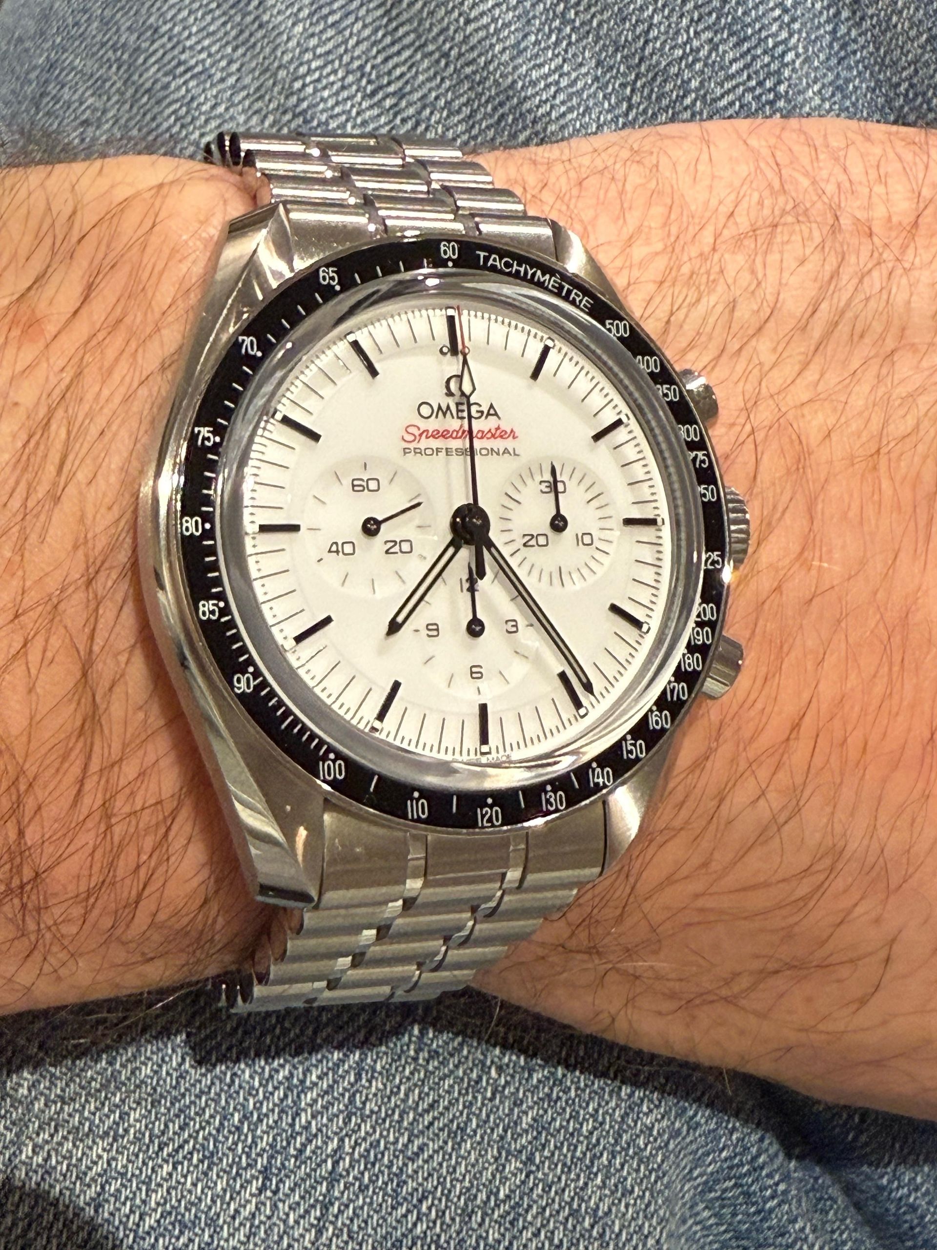 White Speedmaster Moon Watch | WatchCrunch