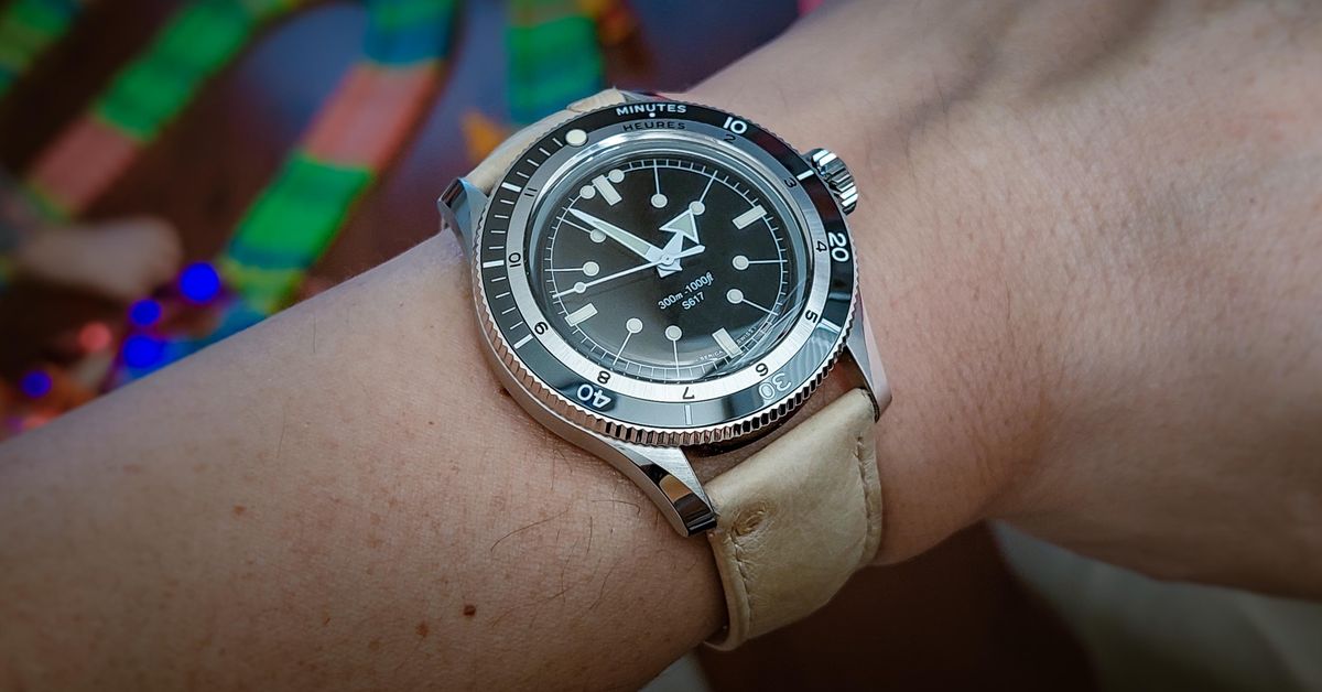 Serica 5303 on Bone White Ostrich Leather Strap | WatchCrunch