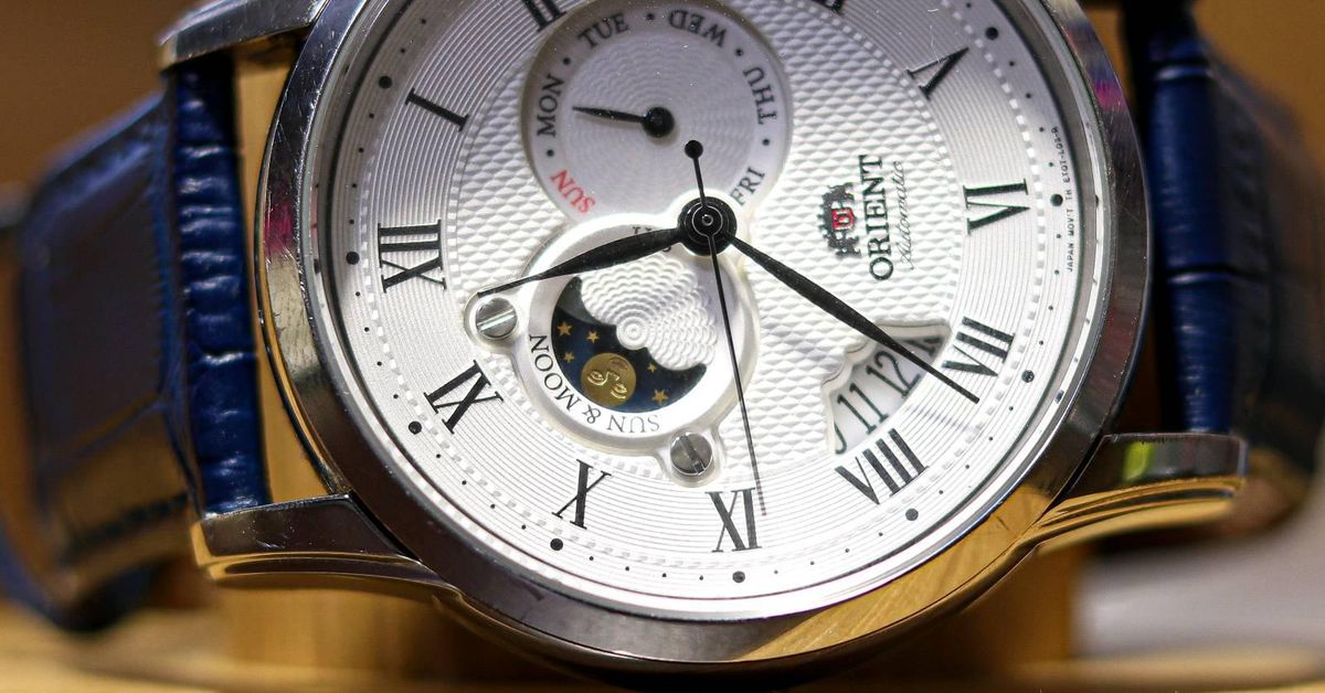Orient Sun and Moon v2 FET0T002S0 | WatchCrunch
