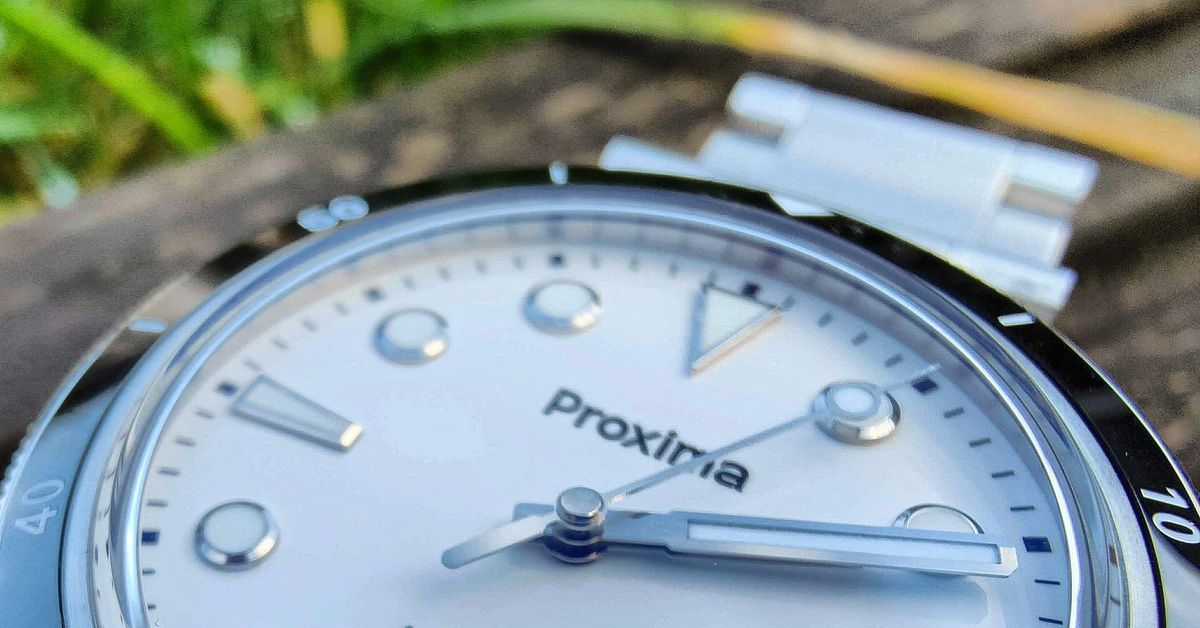 Proxima PX1697 | WatchCrunch