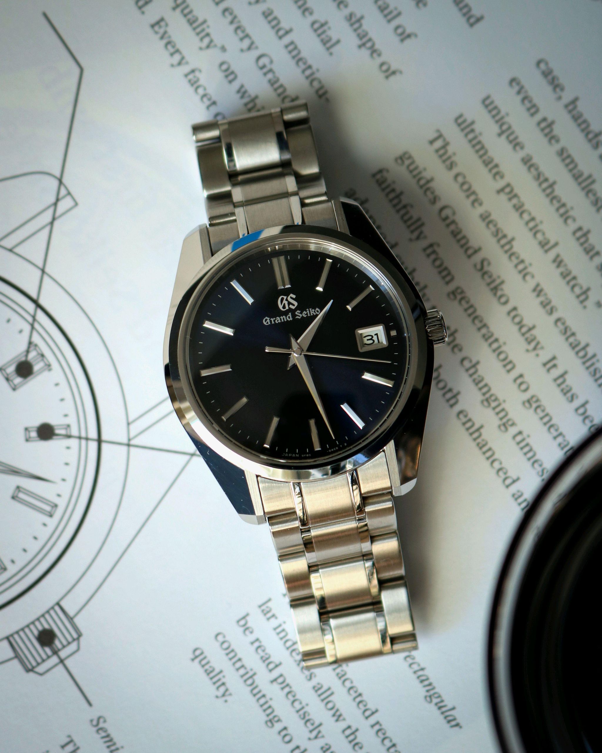 44GS Case is sharp and sexy | WatchCrunch