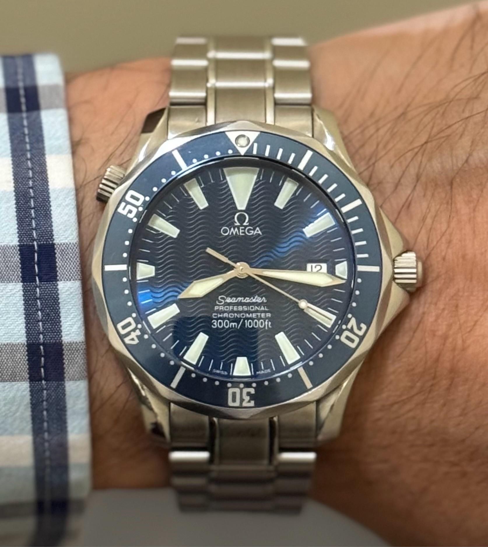 Omega SMP300 2255.80 Electric Blue | WatchCrunch