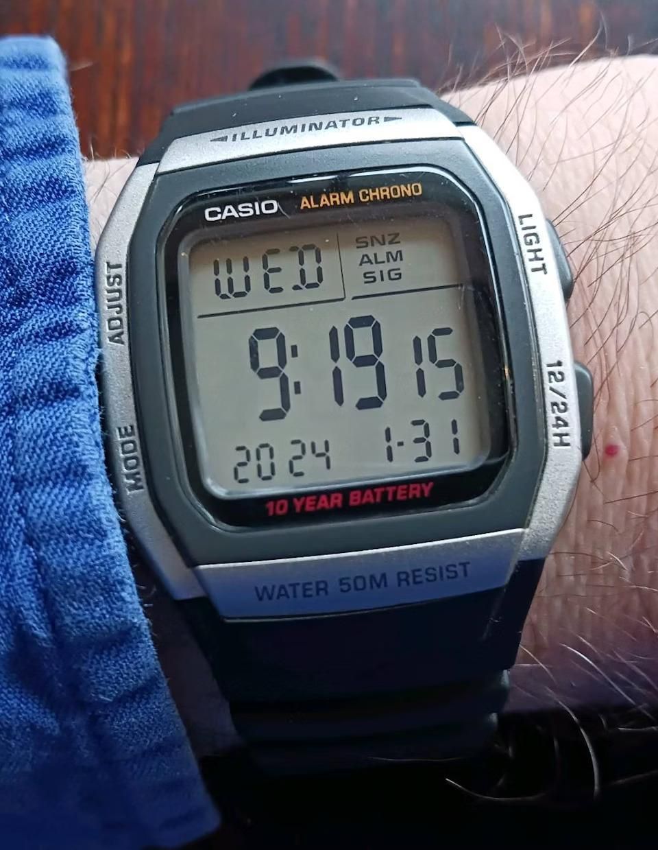 One of a few Casio with big display | WatchCrunch
