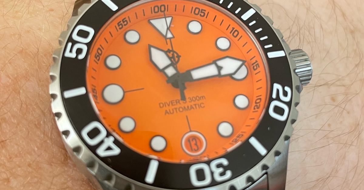 Helm Komodo Orange | WatchCrunch