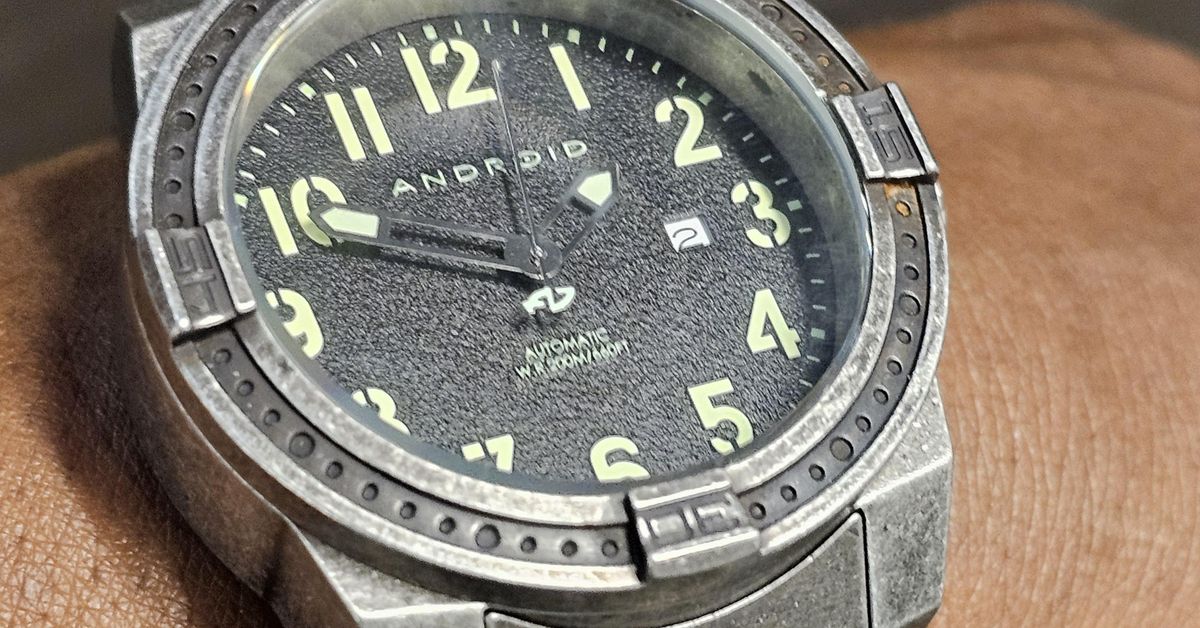 Invicta & Aragon Watches | WatchCrunch